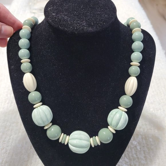 Avon | Jewelry | Avon 8s Burst Of Spring Textured Ball Round Bead Necklace Sage Green White ...